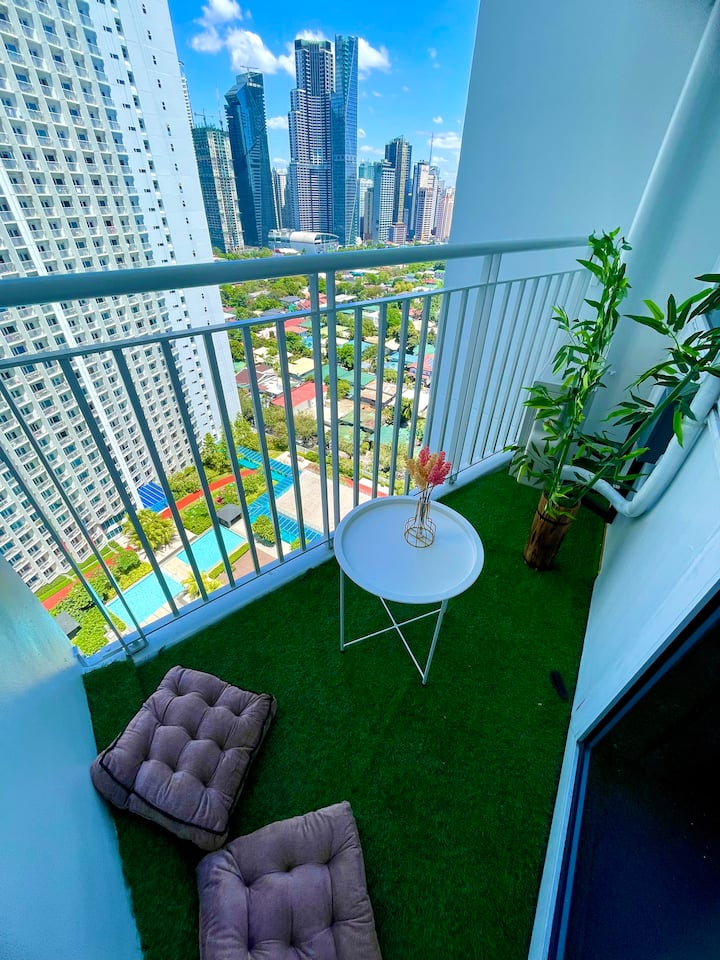 Living With Stefhanella - Greatview Balcony, Wifi - Philippines