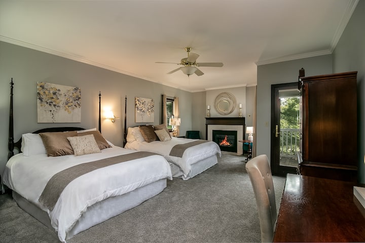 Holyrood Suite At Aberdeen - Valparaiso, IN