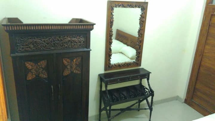 Griya Serunitiga: Hommy Guest House In Campus Area - Yogyakarta