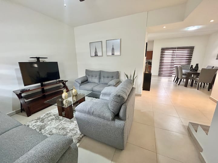 Casa En Hermoso Residencial Privado - Hermosillo