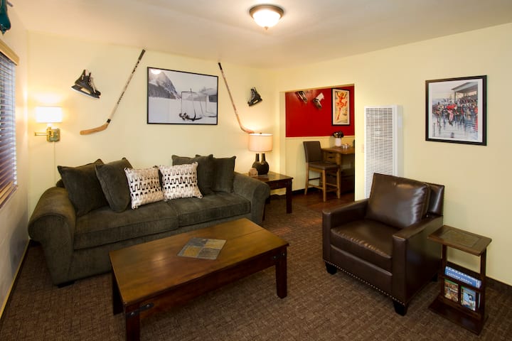 Holiday Haus One Bedroom Suite - Enhanced Cleaning - Mammoth Lakes, CA