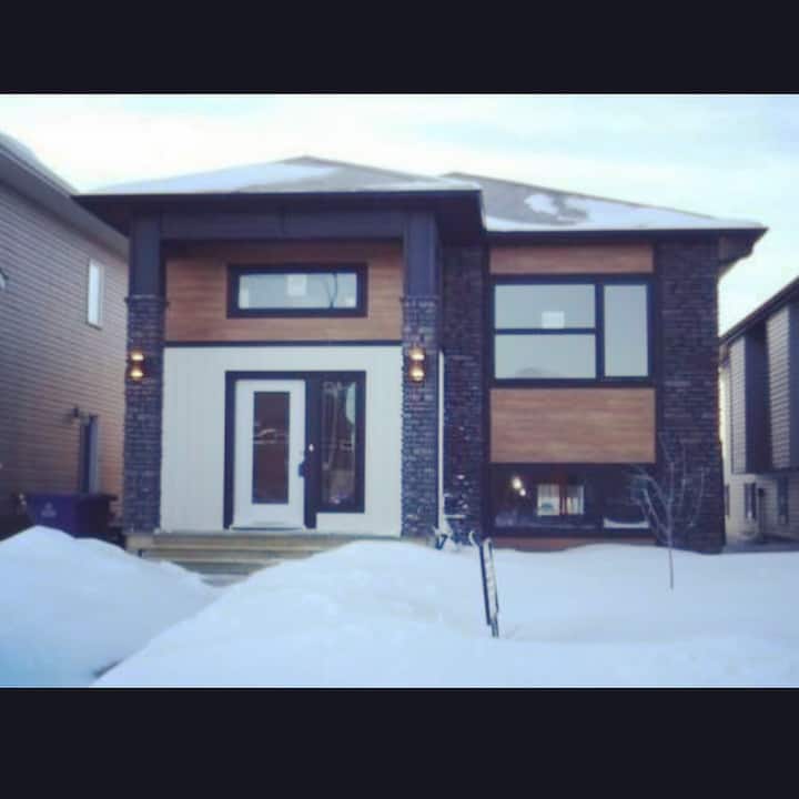 Self Check-in,private Bedroom In Safe Neighborhood - Saskatoon