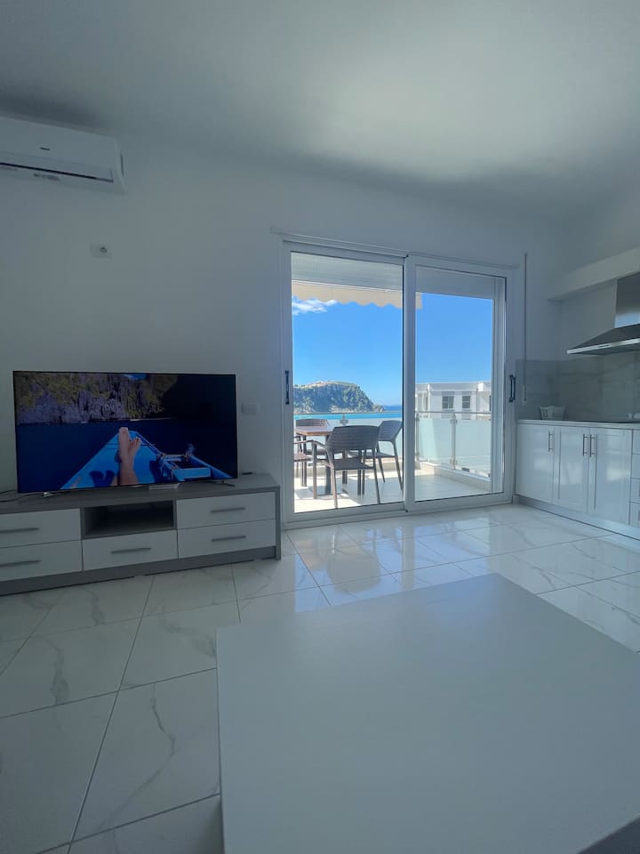 1 Minute From The Sea | Himare Apartment With View - Himarë