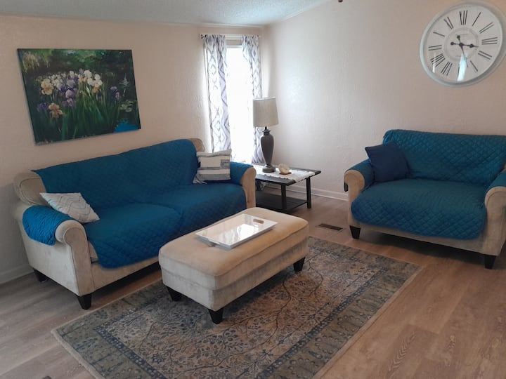 Relaxing Cabin Getaway - Bixhoma Lake, OK