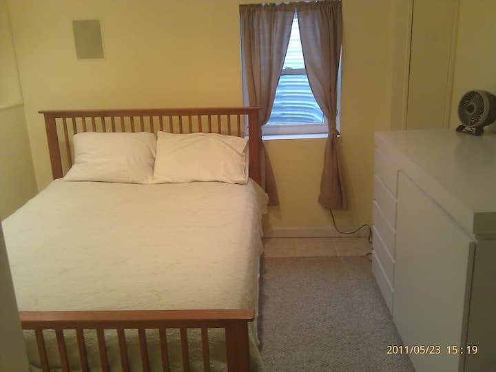 5 Bed House Rm # 5 - Basement - Nightly Rental - Provincetown, MA