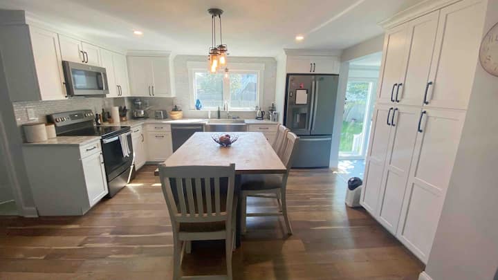 Family Home Walkable To Downtown Salem - Parking - Salem, MA