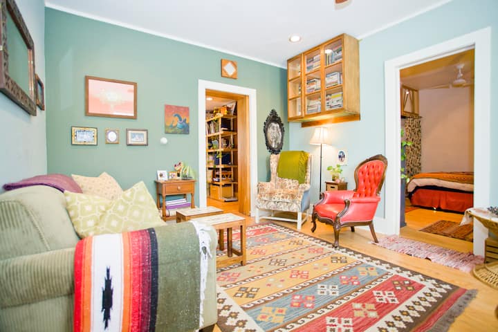 Creative Haven In Artist’s Abode - Virginia Village - Denver