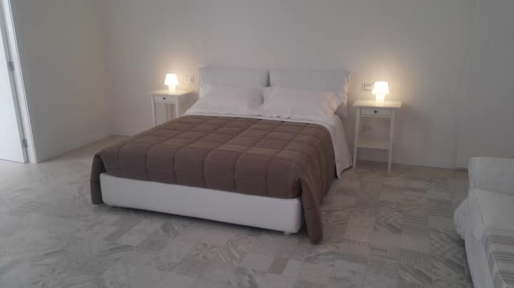 Appartamento Con 2 Camere E Cucina - Giovinazzo