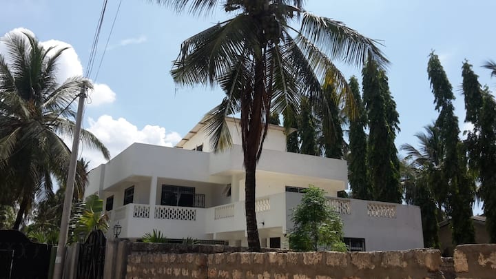 Doél, Entire House (5 Bedrooms). - Kenia