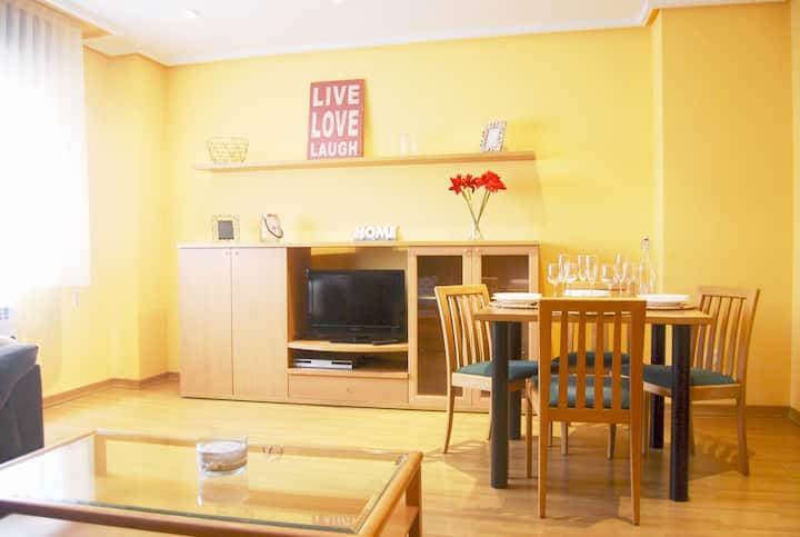 #3 Comfortable 1 Bedroom + 1 Bath Apartment - 萊昂