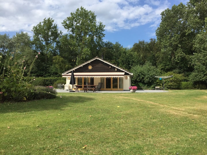 Luxe Vakantiewoning In Een Grote Tuin - Oostkapelle