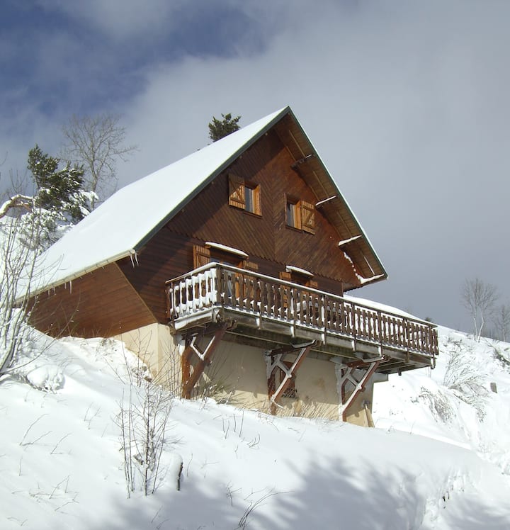 Chalet Aan De Kant Van Heuvel In Besse Promo S37 Van 7 Tot 13/09 - Besse en Chandesse