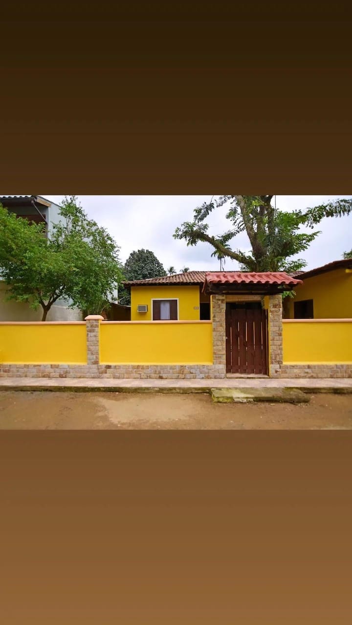 Casa Amarela - Abraão, Ilha Grande - Rj - Ilha Grande