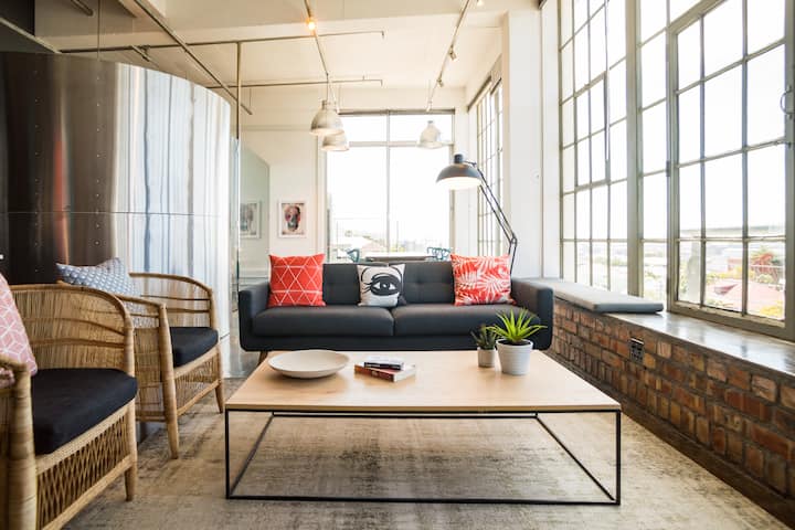 Experience Woodstock From Industrial Loft Apartment - Cape Town