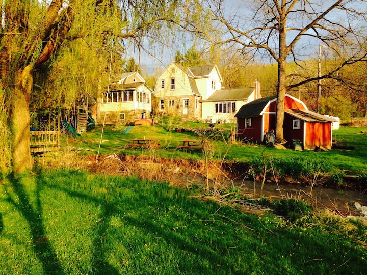 Spacious Home And Property Along Trout Creek - Bethlehem, PA