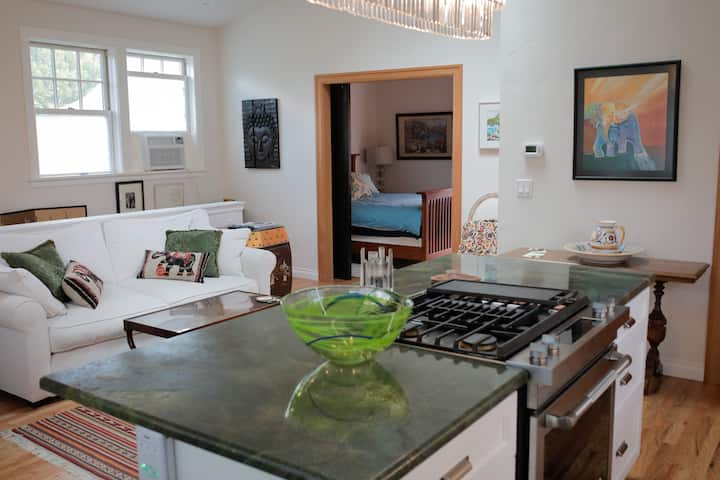 Executive Gem In The Heart Of Hawthorne - Portland, OR