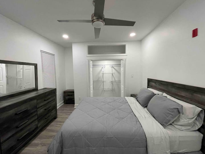Lovely 1-bedroom Rental Unit In University City - Philadelphia, PA