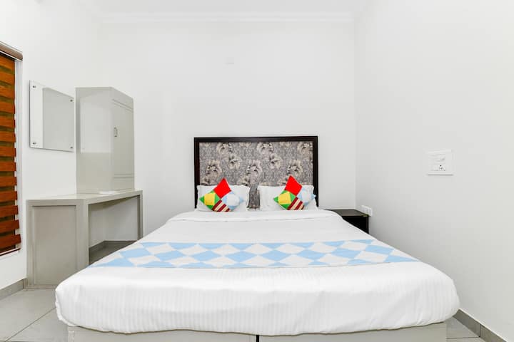 Canoe Ville - Lake Side Air Conditioned Room - Alappuzha