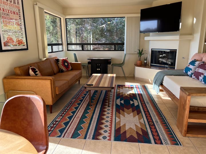 Spacious 2 Bedroom, 2 Bath In The Heart Of Sedona! - Sedona, AZ