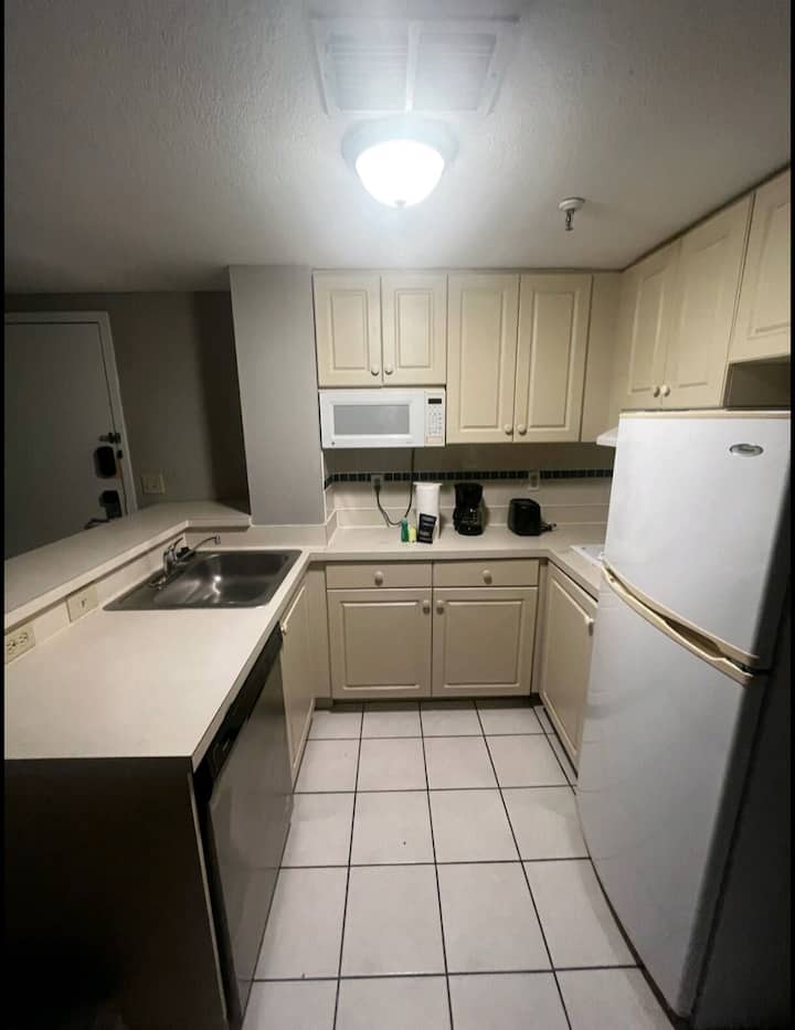 Orlando 2 Bedrooms With Kitchen - Orlando, FL