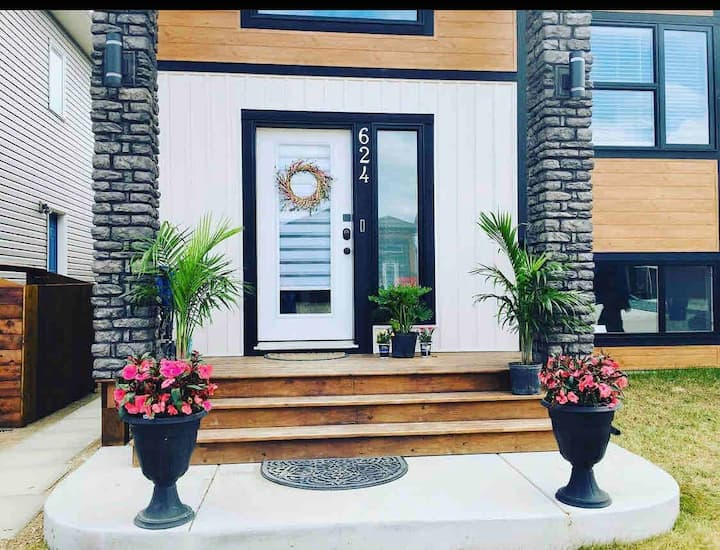 Self Check-in,private Bedroom In Safe Neighborhood - Saskatoon