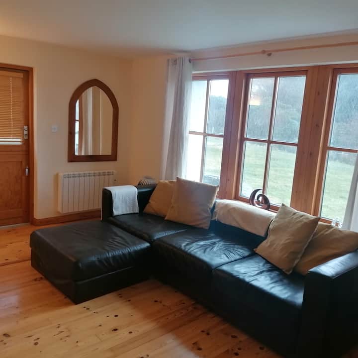 Cheerful 3 Bedroom Cottage With Open Fire - Achill Island