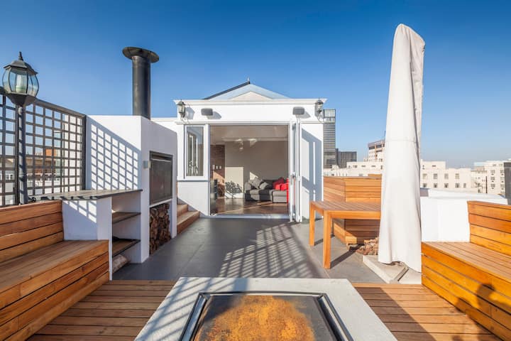 Huge Penthouse With Private Rooftop Hot Tub - Johannesburg