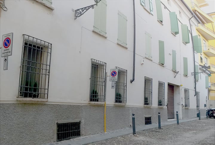 Casa Di Gabriella,  2 Parcheggi Interni - Mantua