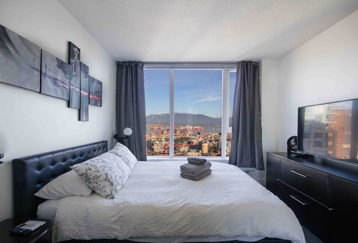 35th Floor City/water Views Dt Vancouver+parking! - Vancouver