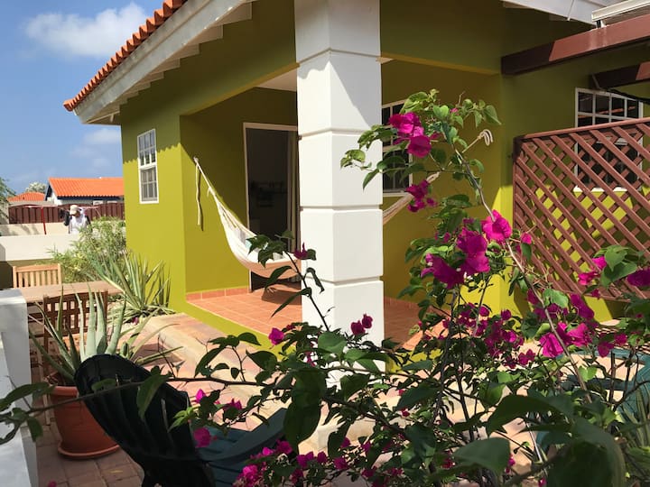 Guesthouse In Good Neighborhood - Aruba