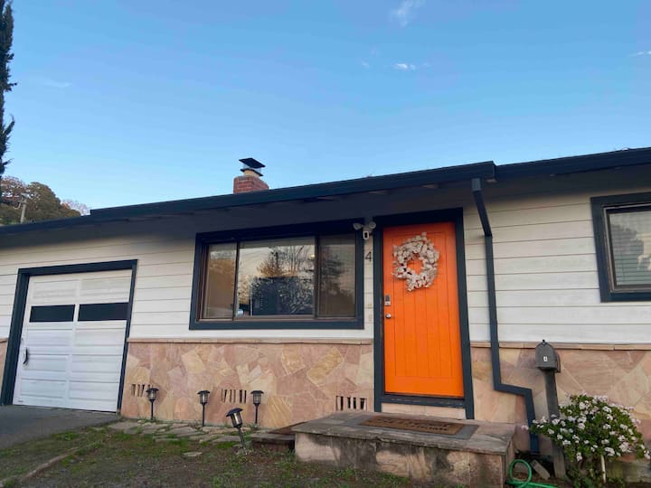 * Sunny Central Home With Style* - Novato, CA