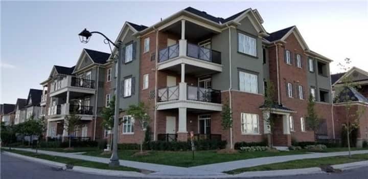 Two Bed / Two Bath Apartment In Oakville - Oakville