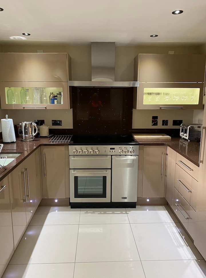 Portrush Luxury 5 Bedroom Townhouse - Portstewart