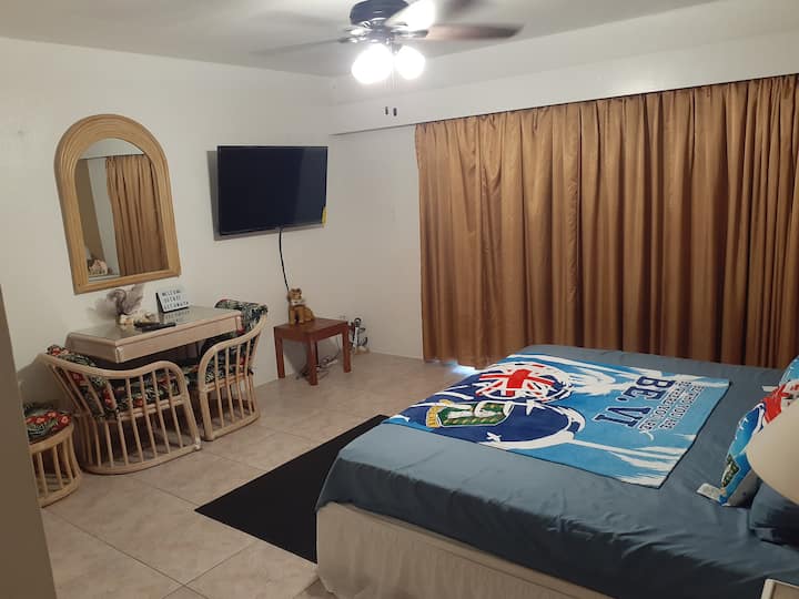 Surf-side Villa - East End