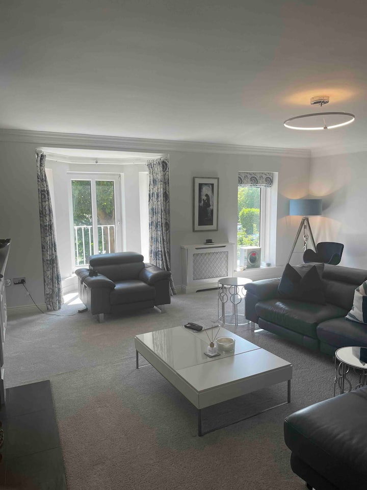 Luxurious And Spacious 3 Bedroom Apt. - Dublin, Ireland