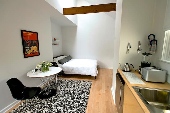 Modern Studio On Nw 23rd - Portland, OR