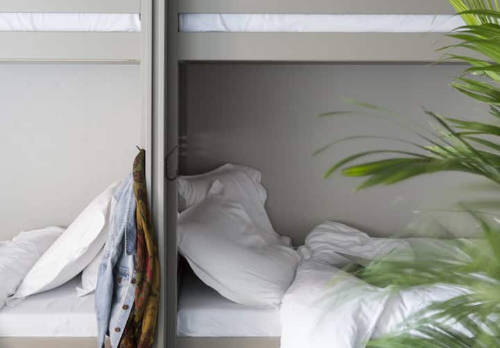 Lit En Dortoir De 6 Personnes Au Ho36 Hostel - Lyon