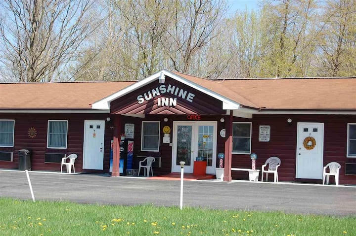 The Sunshine Inn Motel - Greenwich, NY