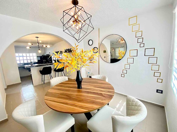 Spacious And Gorgeous House - Cancún