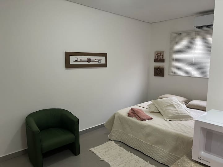 Suite Super Localizada Privada E Independente - Uberlândia
