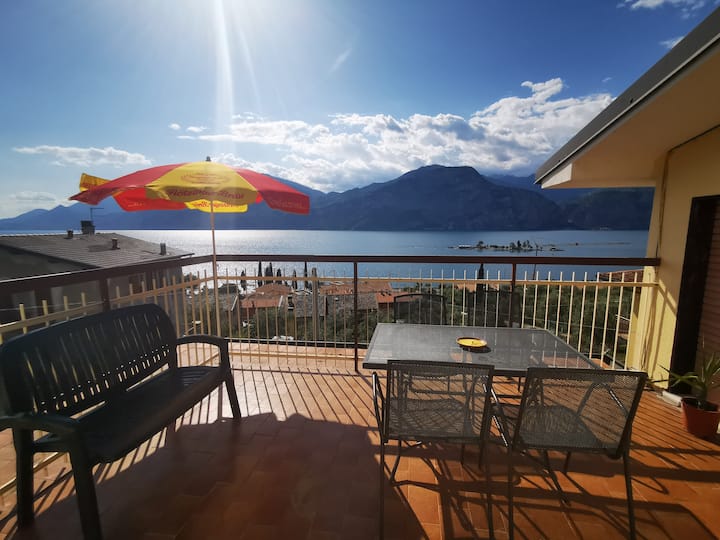 Romantica Mansarda Con Terrazza E Vista Lago - Lake Garda