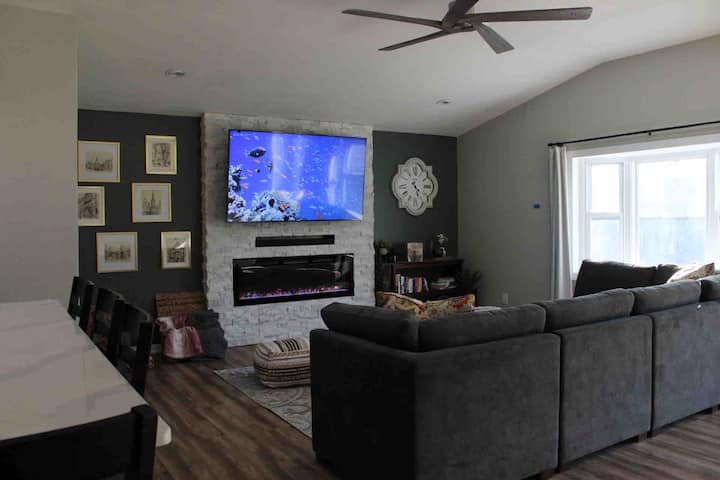 Convenient Comfort In The Heart Of Indy - Indianapolis, IN