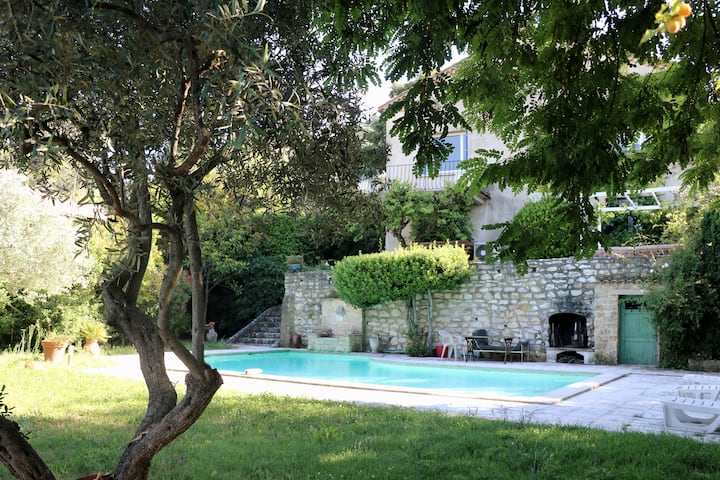 Vos Vacances Dans Villa De Charme Piscine Jardin - Villeneuve-lès-Avignon