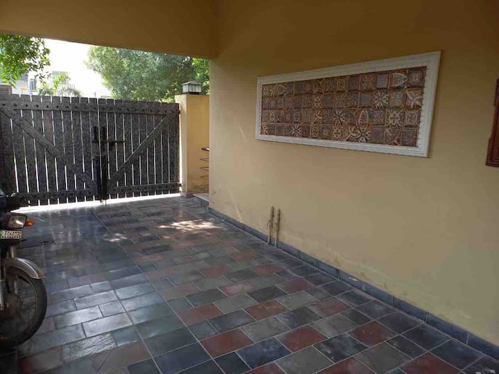 Family-friendly 3br Home | Dha Phase 8 | Prime Loc - Lahore