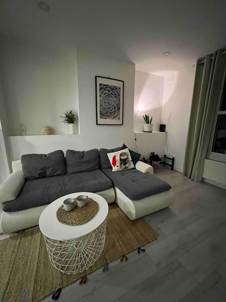 The Pearl Of Croydon, A Garden Family Flat - Croydon