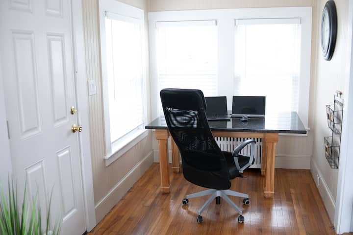 Charming New England Colonial ! - MIT, Cambridge