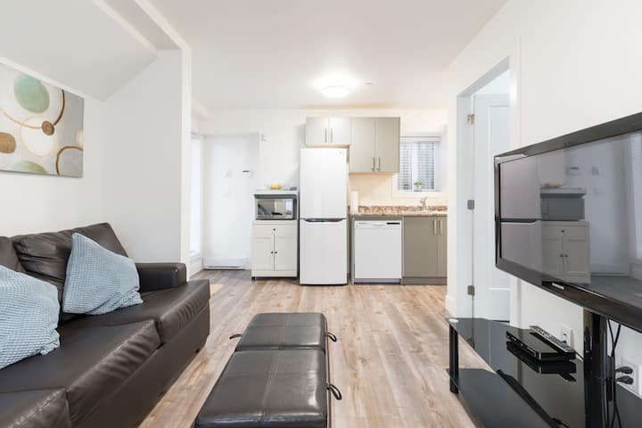 The Teal Suite:  2 Bedroom Lane House In Vancouver - Vancouver
