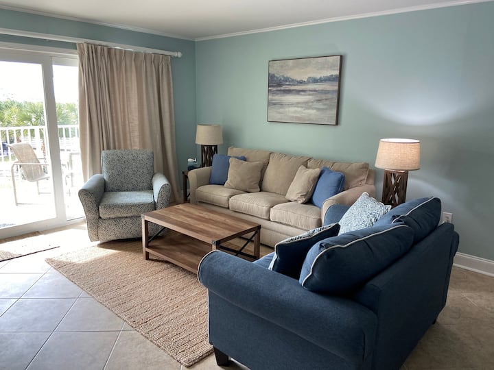 Beautiful 2 Bedroom Beach Condo On Private  Beach - Destin, FL