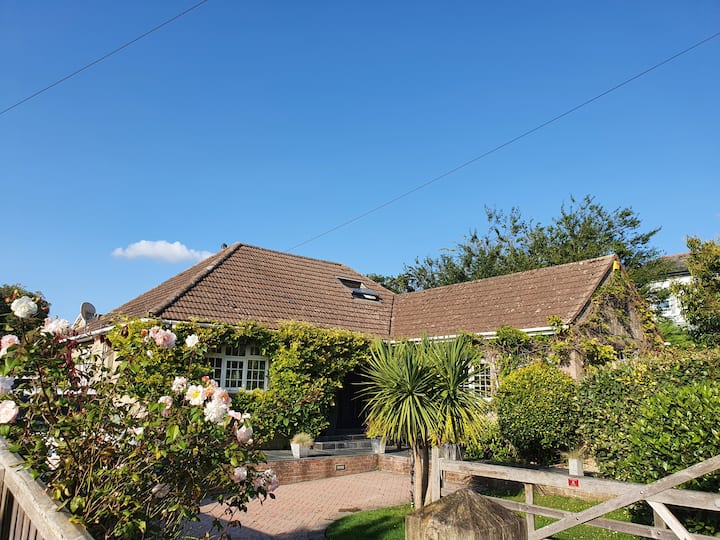Modern, Stylish Home, Games Room, Hot Tub, Beach - Isle of Wight