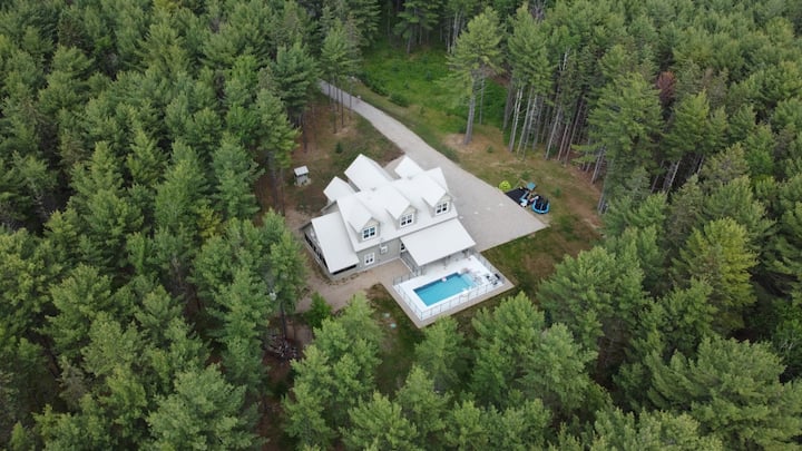 Stunning Cottage On Lac Simon - Lac-Simon